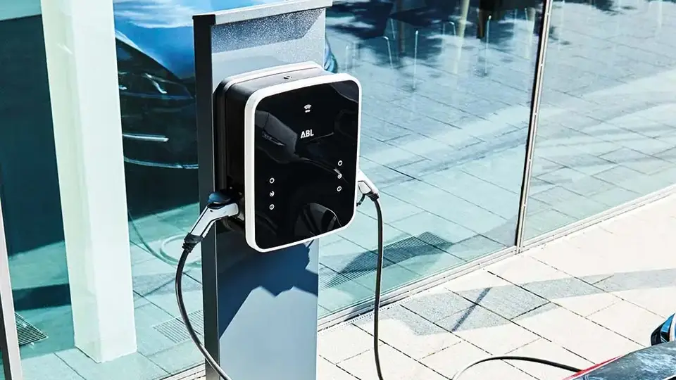 Mercedes Wallbox - lohnt sich die Wallbox mit dem Stern? | Einfach E-Auto